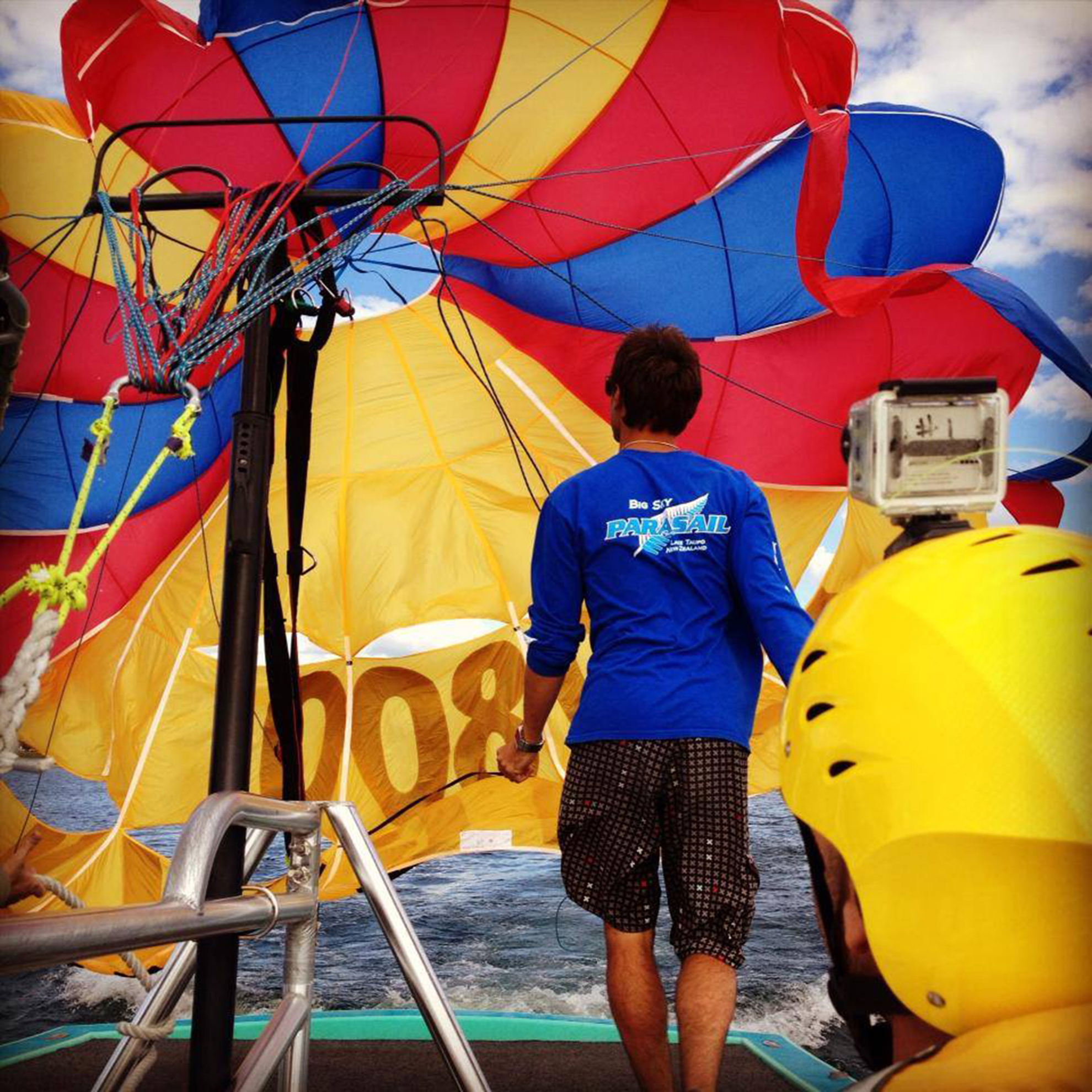 big-sky-parasailing-taupo-taupo-debretts
